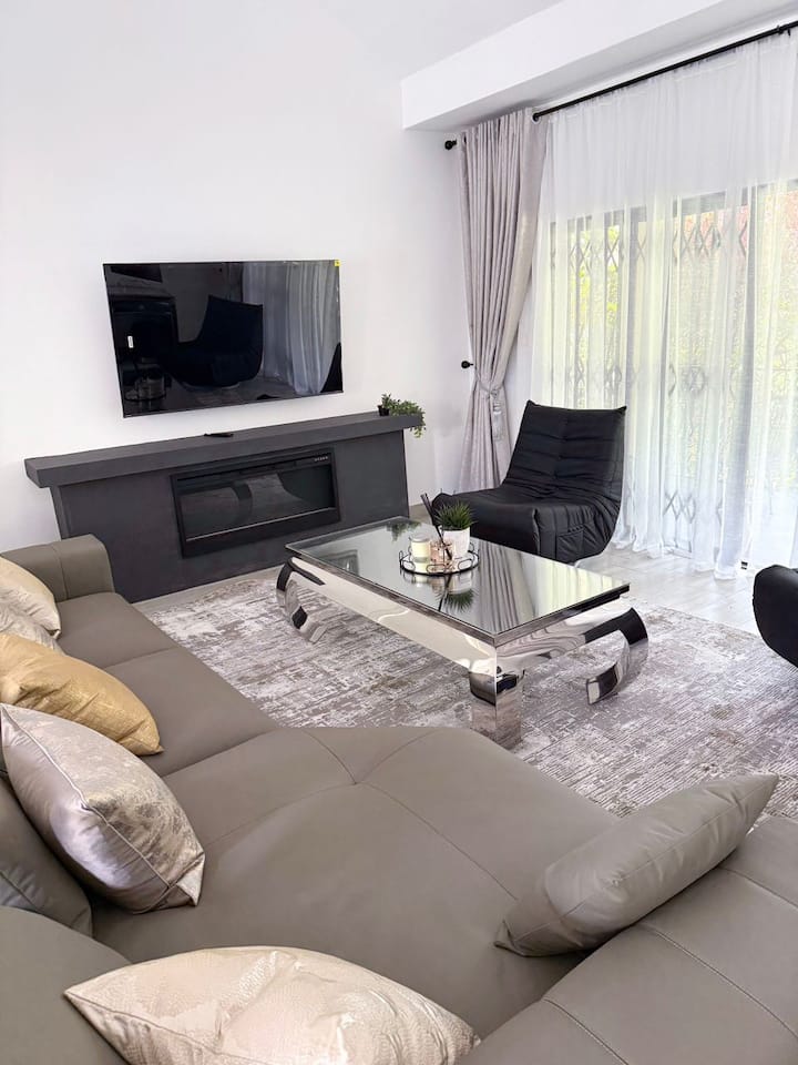 Luxury 3 Br In Gated Community - 尚比亞