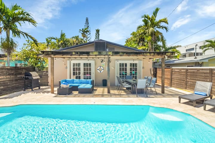 Trendy 4 Bedroom Pool Home - Hollywood, FL