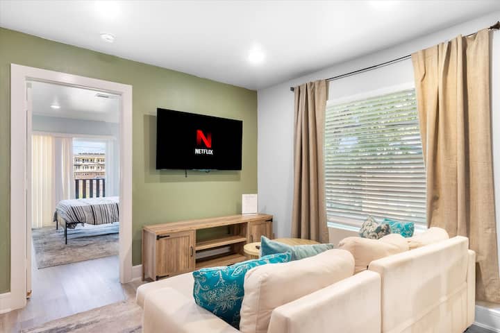 Bright & Stylish Stay | Near Downtown Hotspots - Dallas, TX