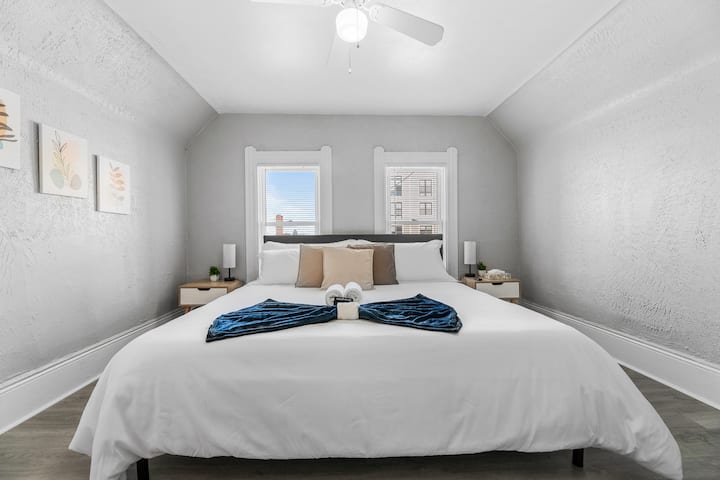 King Bed · 2 Tvs · Fast Wifi · Pet Friendly! - Cleveland Heights, OH