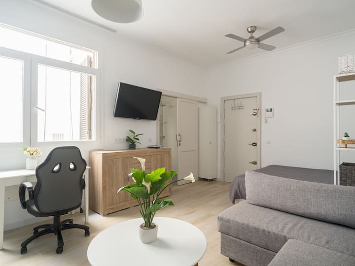 Modern Studio 3 Min To Las Canteras – Fast Wi-fi - Las Palmas de Gran Canaria