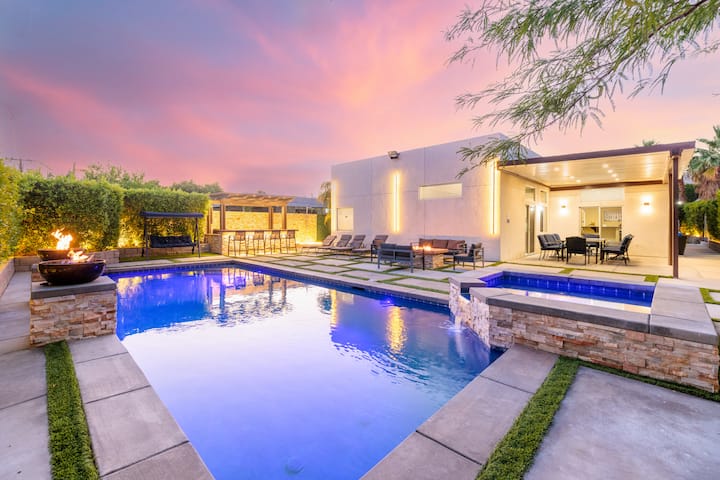 Stunning Backyard, Pool & Hottub, Gameroom, Bbq - Desert Hot Springs, CA