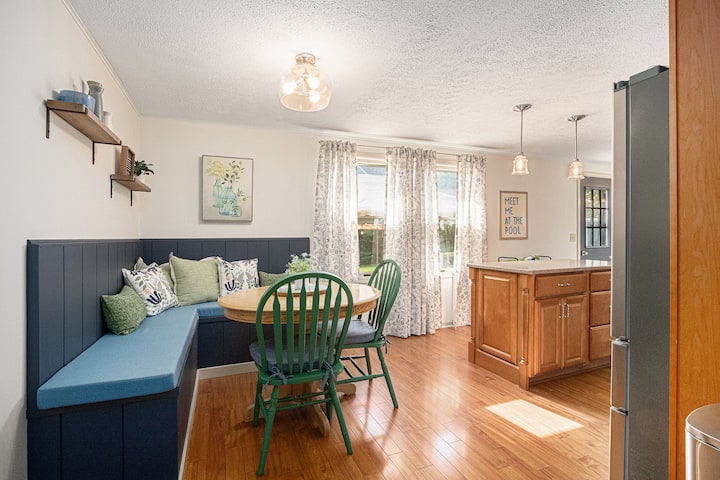 Holiday Ready Winter Retreat- Close To Ski Trails - Dowagiac, MI