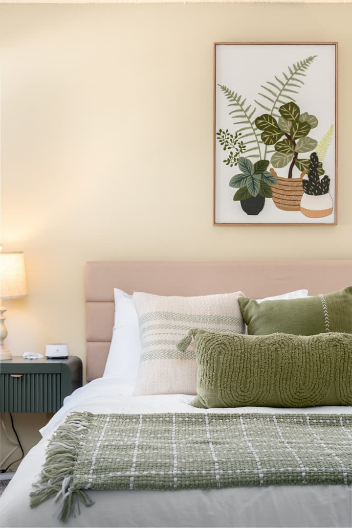 Spacious Stay, Covered Balcony, Near Gabriel Park - Portland, OR