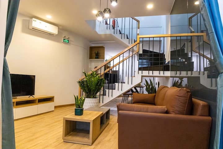 New Happy House Homestay's My Khe Beach With 4br - Da Nang, Province, Vietnam