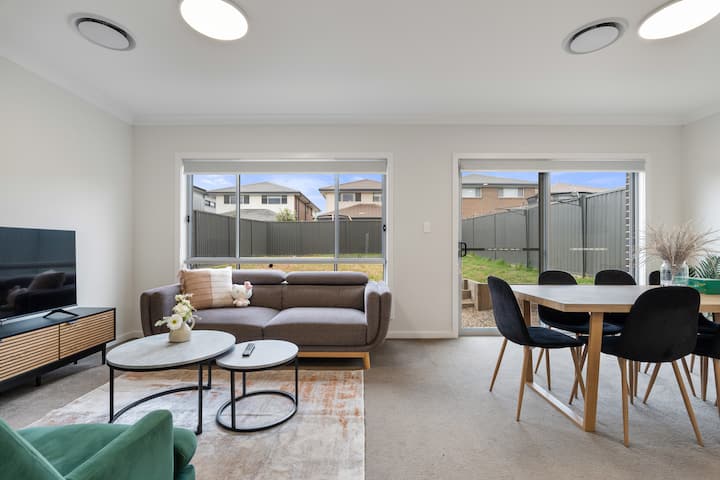 Spacious 5br Home | Free Parking | 9 Min To Homeco - Sydney