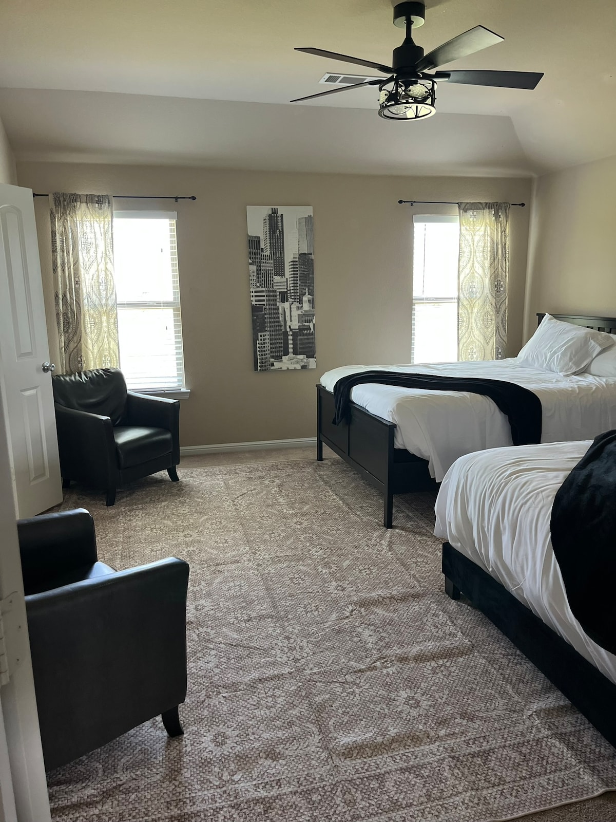 Modern home near AT&T, Globe Life, Six Flags - Houses for Rent in Fort ...