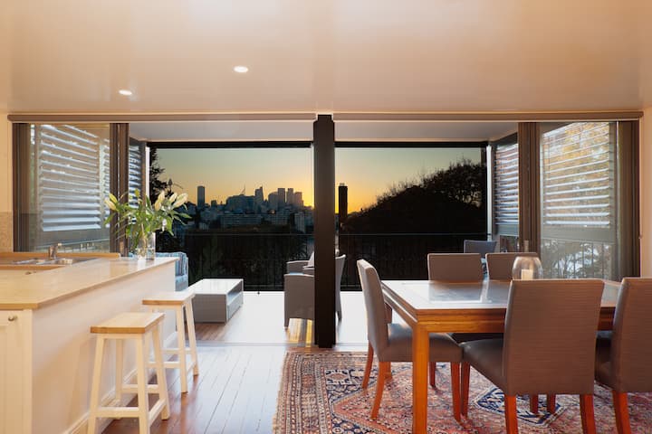 Peaceful Darling Point Retreat With Harbour Views - Moore Park