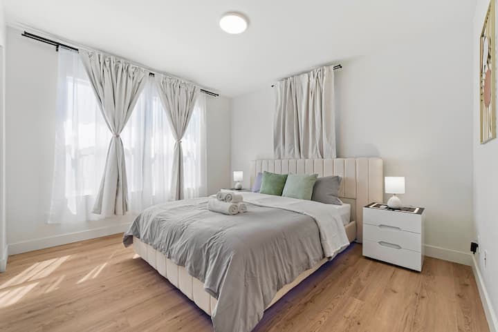 Massive 8br Home In Hayward, Ac /Free Parking - Union City, CA
