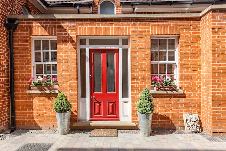 Stylish And Spacious London Cottage - Essex