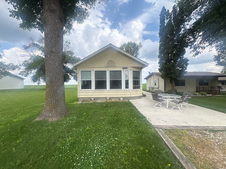 Pet Friendly   2 Bedroom - Twin Lakes State Park, Rockwell City