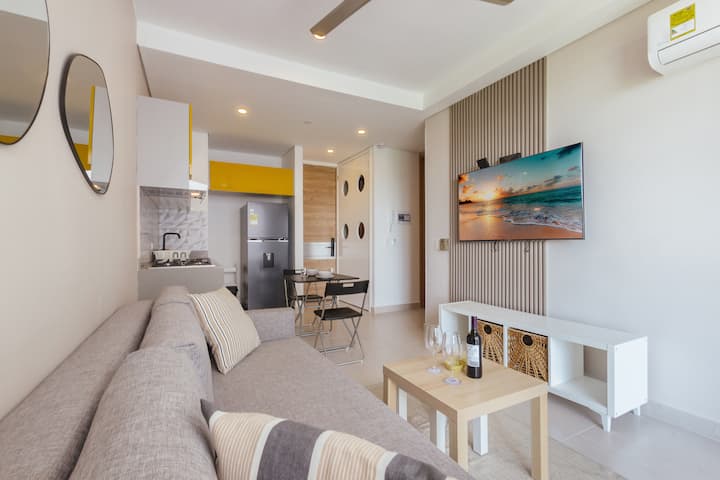 Cozy Apt. Diagonal Ocean View / 1 King Bed/ac - Colombia