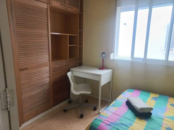 Private Room Near City Of Arts And Beach - Valencia