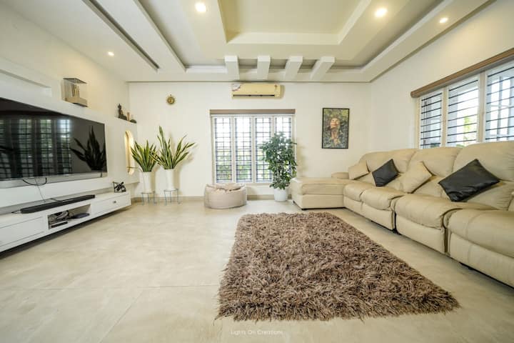 Hill Garden 4.5bhk Luxury Villa With Breakfast - Kochi