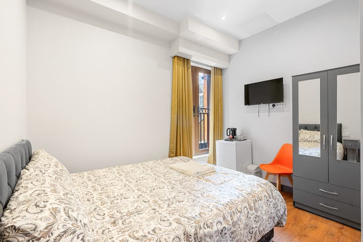 Double Room Ilford | Easy London Access - Ilford