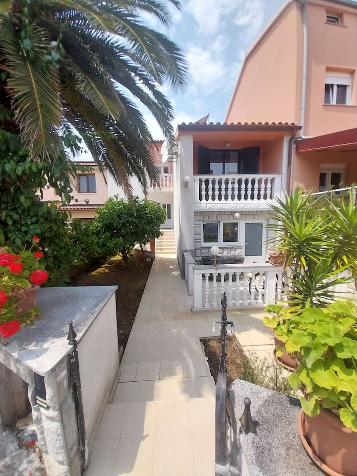 Me Living - Ferienhaus - Pula - Am Meer - Peroj