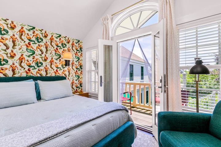 Tiny House Living + Parking | Near West End Beach - Provincetown, MA