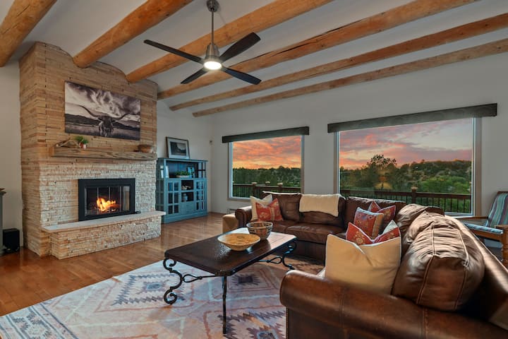 Ski Discounts! Hillside Retreat W/ Spa, Views - Santa Fe, NM