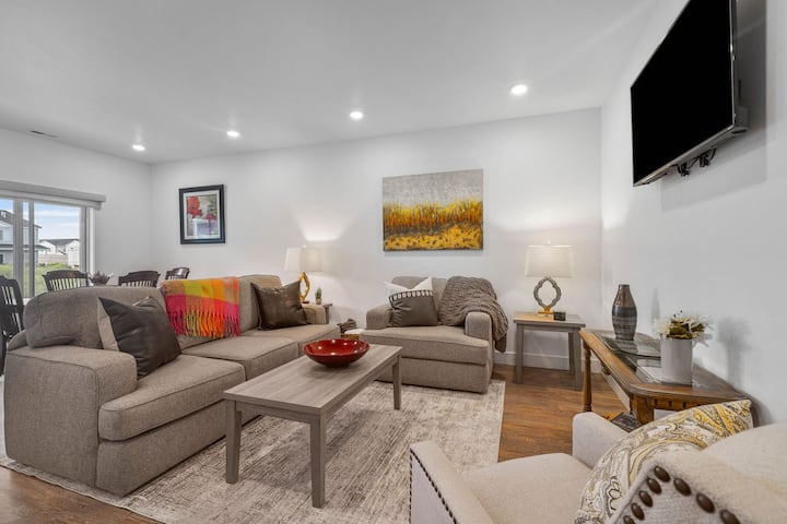 Furnished Cozy Townhouse - Rexburg, ID