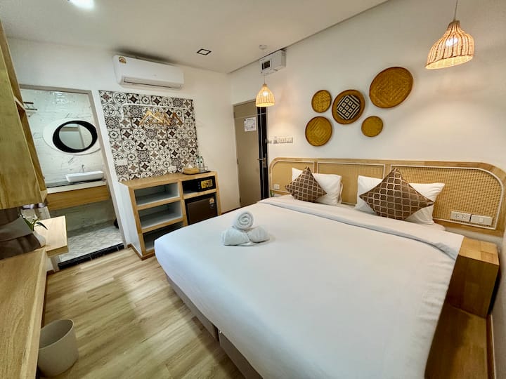 Experience Comfort In Classic Double Room - Pattaya City