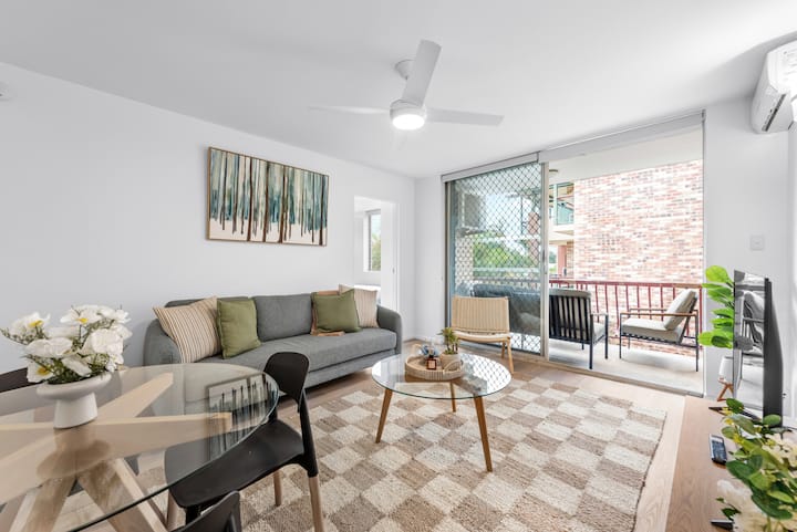 Stylish & Comfy 2br In Medical District W/ Parking - 紐斯特德