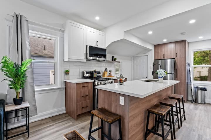 Stylish | Bbq | Games | Wineries | Sleeps 9 - St. Catharines