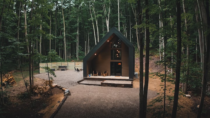 The Ridge – 650 Sqft. Luxe Cabin In Bellaire. - Michigan