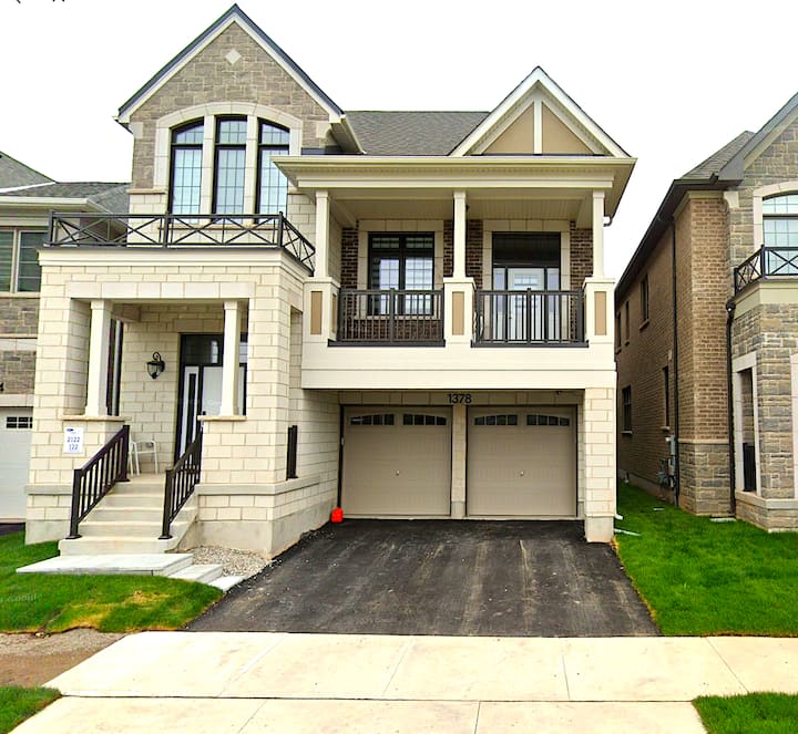 Stylish & Private 2-bedroom Suite In Oakville - Oakville