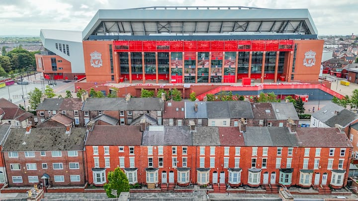 Stunning 2 Bedroom 6 Guest Flat By Anfield Stadium - Crosby Beach