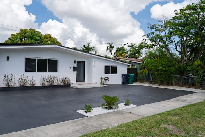 "Peaceful Dwelling/restful Stay In Miami's Heart" - Doral, FL