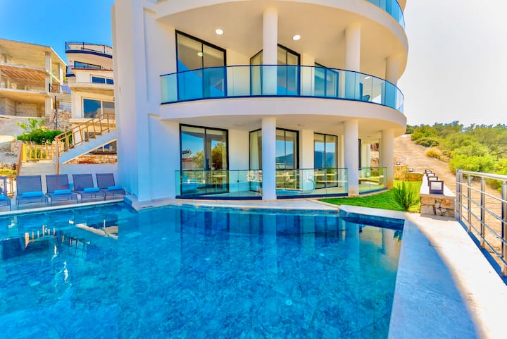 Kalkan'da Havuzlu Apart - Kalkan