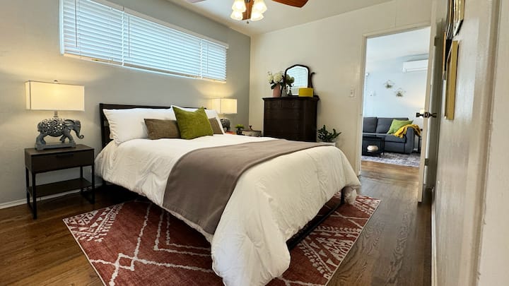 Clean, Bright 1br Private Entry, Reg Cleaning Incl - San Diego, CA