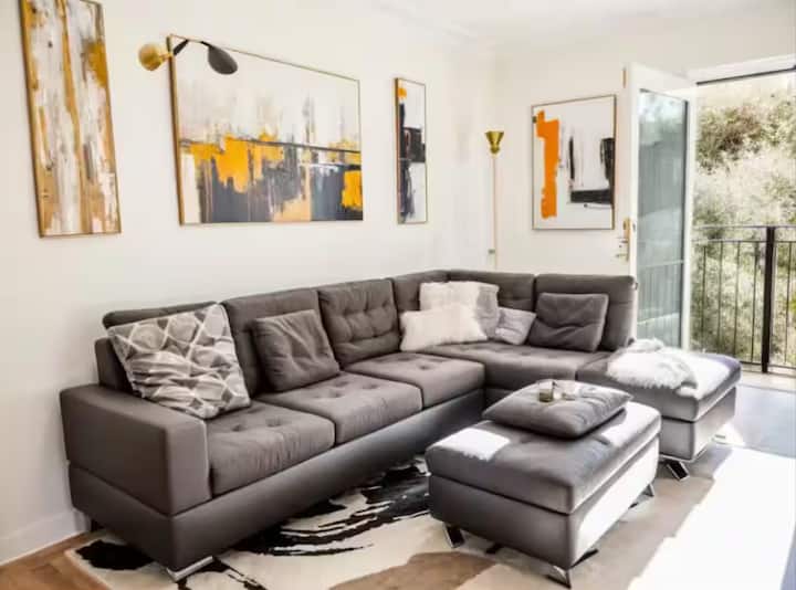 Amazing Downtown Apt W/balcony - Portsmouth, VA
