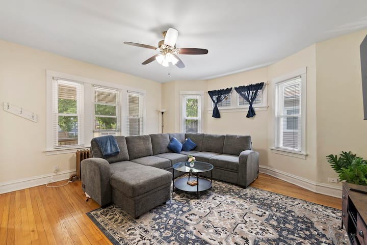 Beautiful Apartment 9.9 Miles From Chicago - Brookfield, IL