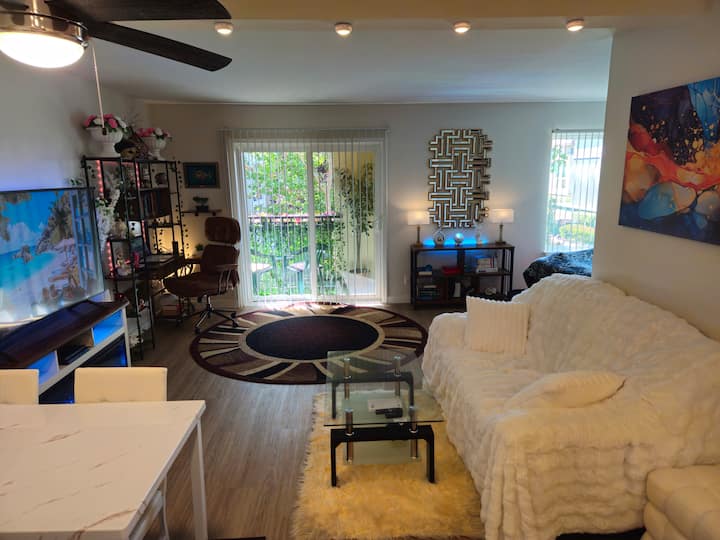 Modern-style Large Studio - San Mateo, CA