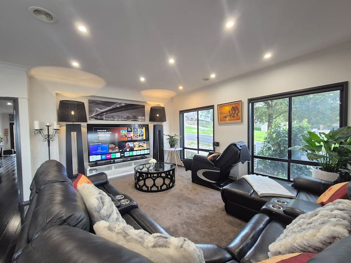 Lux Hilltop 6br • Sleeps 30. - Diggers Rest