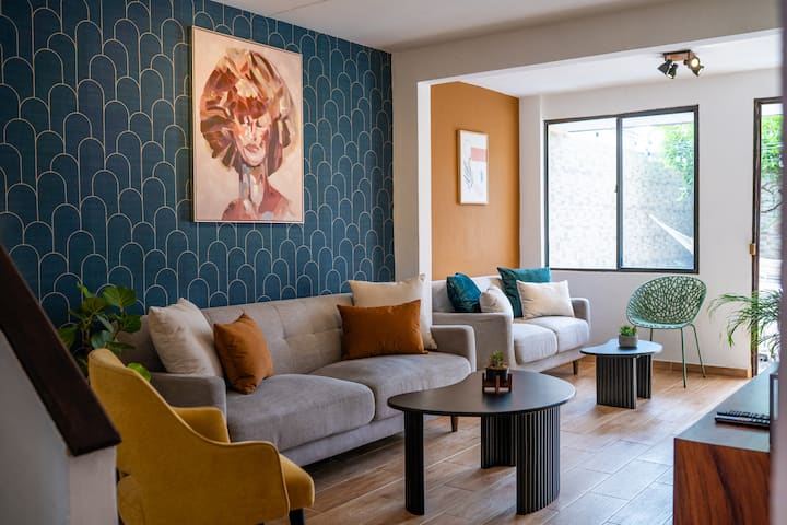 Spacious House In Santa Elena Near Usa Embassy. - San Salvador