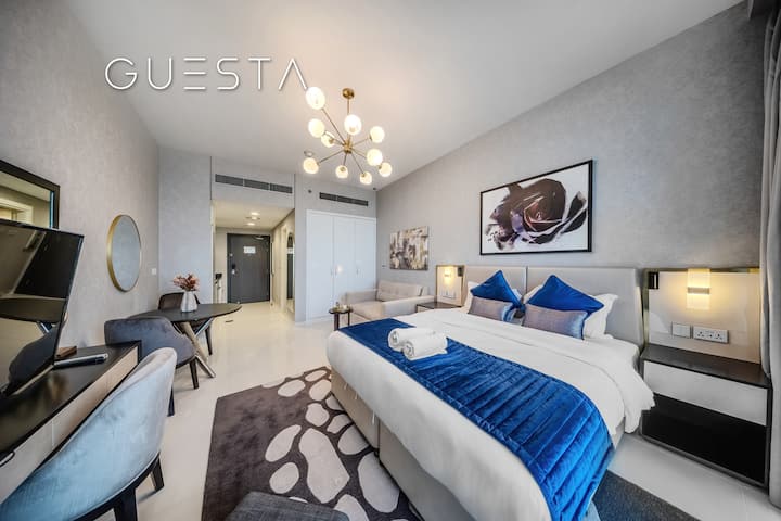 Spacious Studio With Golf View In Damac Hills - Dubai