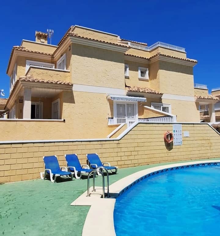 Villa Punta Prima Alicante: Pool, Bbq + 8 Pax - Torrevieja