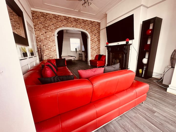 Wirral Waterfront/sleeps8/perfect For Contractors - Liverpool