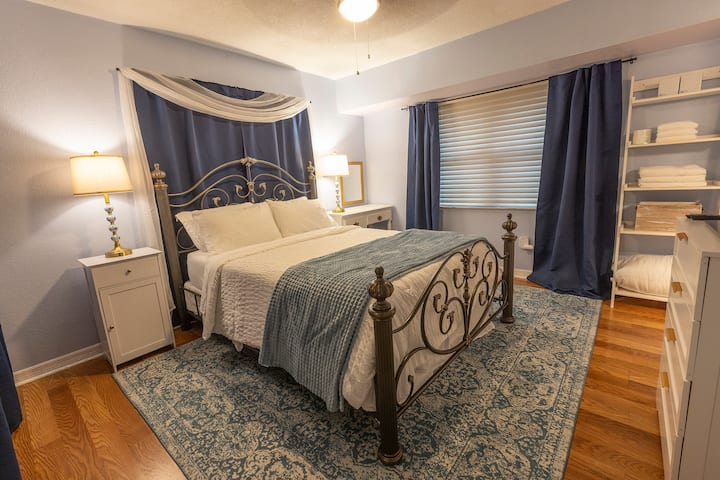 Master Bedroom Near Downtown - Winter Park, FL