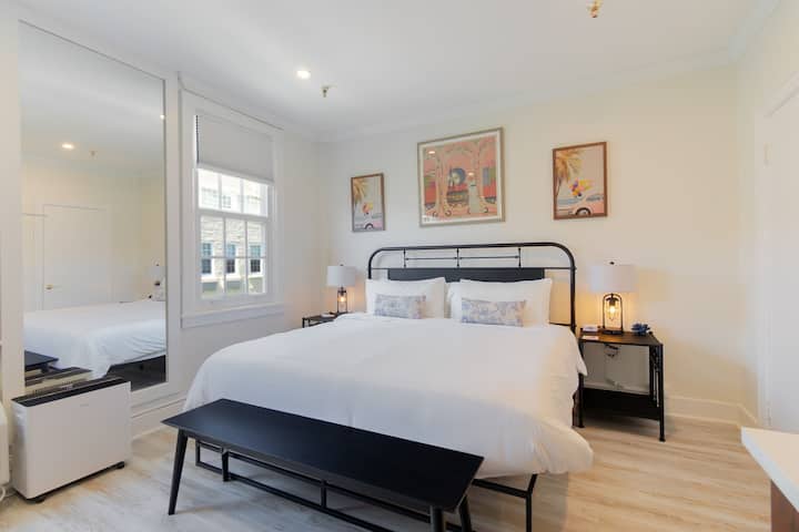 Beach•king•pool View•fast Wi-fi•a/c•parkng Placard - Palm Beach, FL