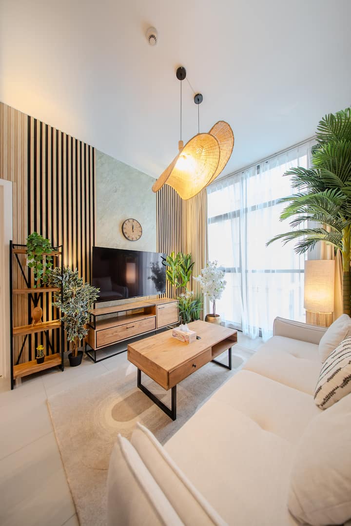 1br Forest Honeymoon Suite With Pool View - Sharjah