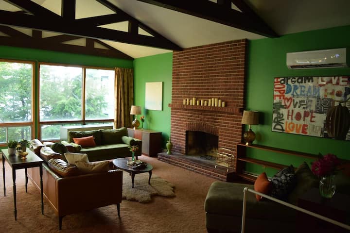 Vintage Lakehouse | Wifi | Parking | Waterfront - Nova Scotia