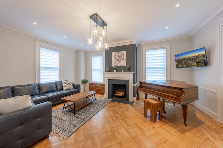 Spacious 6br Retreat | Htd Pool • Fire Place • Bbq - New Jersey