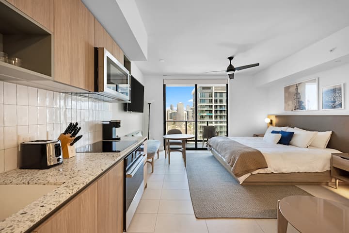 Stay In The Heart Of Downtown, Pool, Gym & Views - Miami