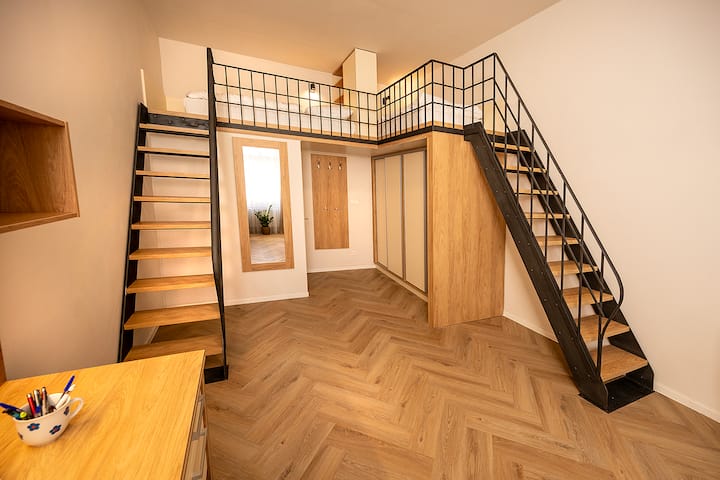 Agape Stylish Apartment For 5 Guests - Pilsen