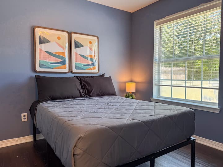 Crew Housing • Sleeps 8+ • Top Value • 7 Beds - Gulfport, MS