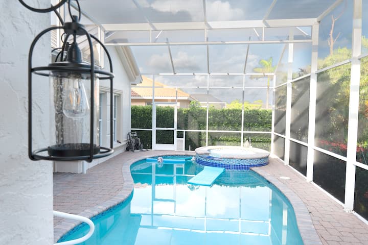 Villa Piloto – Spacious 3br W/ Heated Pool - Marco Island, FL