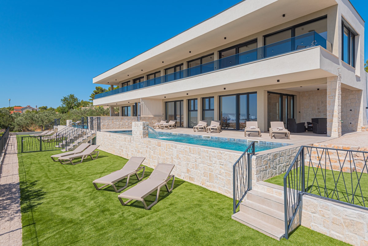 Aliara Panorama 1 mit privatem Pool, Mega Ausblick - Häuser zur Miete ...